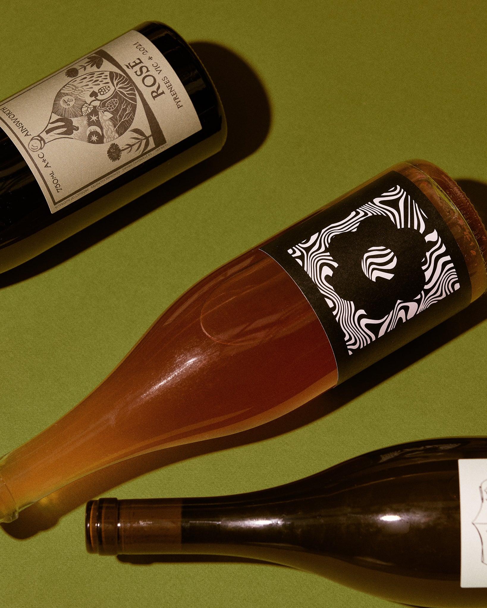 Bahama, Gold Public Bar & Wine Shop